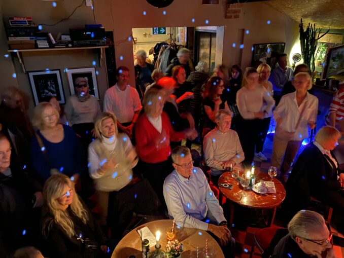 Von gemütlich konzertant bis rockig „abhotten“, in HANNES CAFÉ war ...